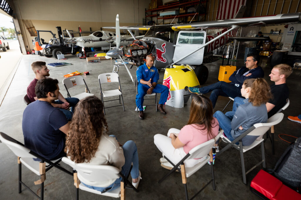 CURRENT STUDENTS – Aerospace Engineering